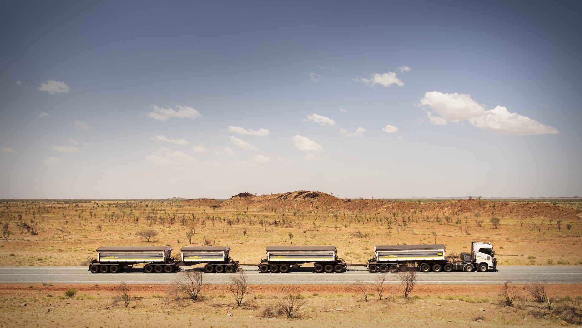 175 tonne road train in Australia | Volvo Trucks Magazine
